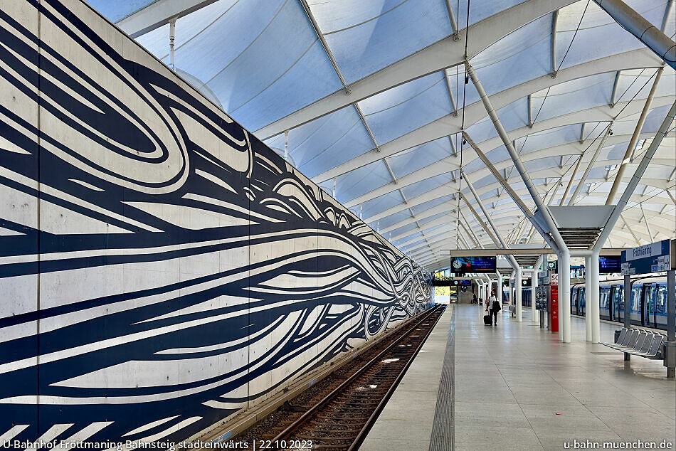 U-Bahnlinie U6 von Garching-Forschungszentrum zum Klinikum Großhadern ...